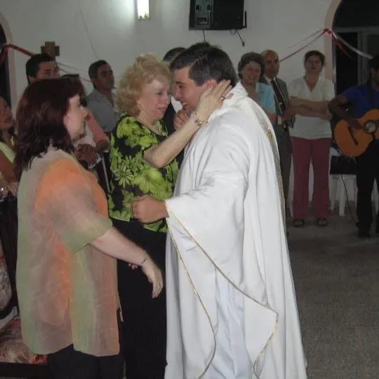 Impostor: un ex sacerdote expulsado sigue ejerciendo el ministerio ...